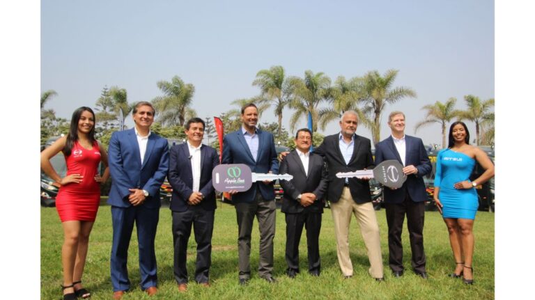 HINO Perú, Mitsui Automotriz y Apple Bus realizan la importante entrega ...