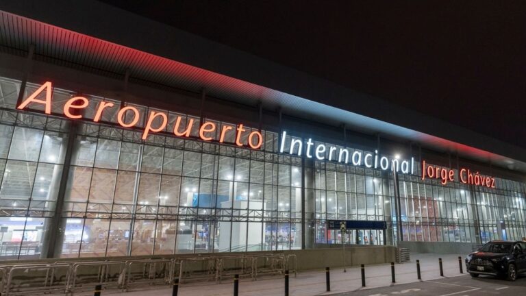Aeropuerto Jorge Chávez moderniza navegación aérea con fibra óptica de ...